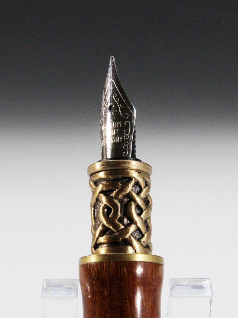 N132 Celtic Fountain Pen – Barn's Bowls